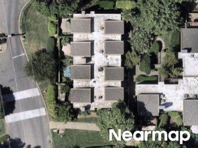 Woodside Ln E