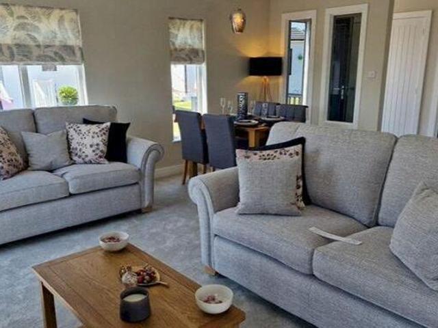 Woodside Park, Little Meadow, Woodside, 2 Bedroom Park