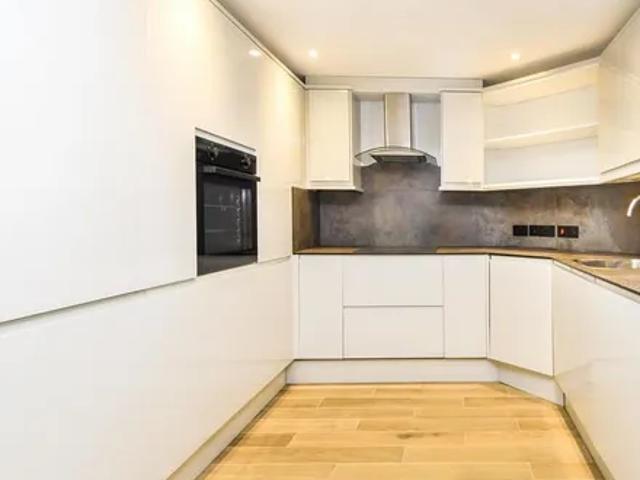 Woodside Park Road, London, N12 8RS, United Kingdom | 2 bed duplex for rent #137838857 | Rentberry