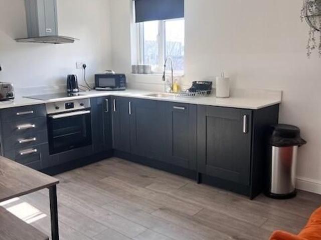 Woodside Park Road, London N12, 3 bed flat to rent, £3,000 pcm | PrimeLocation