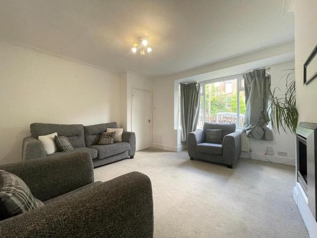 Woodside Place, Burley, Leeds, LS4 3 bed terraced house to rent £1,295 pcm £299 pw