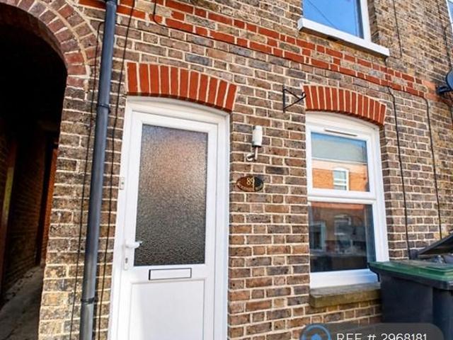 Woodside Road, Tonbridge, TN9 2 bed terraced house to rent £1,555 pcm £359 pw