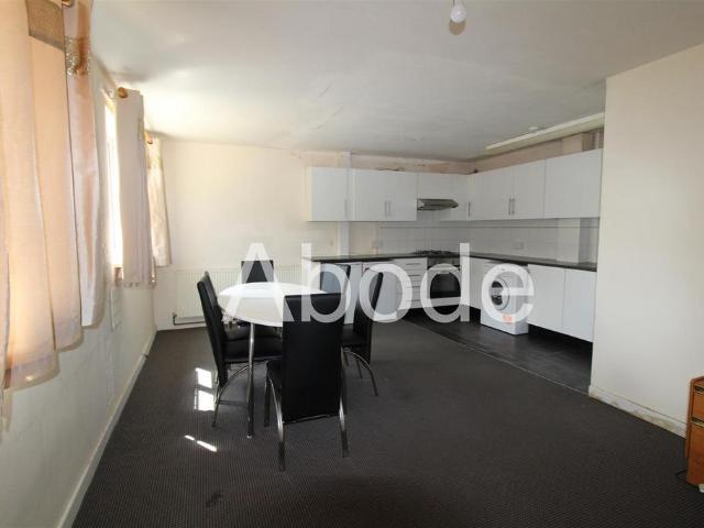 Woodsley Road, Hyde Park, Leeds 6 bed house to rent £3,146 pcm £726 pw