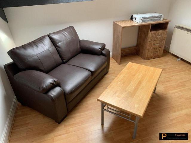 Woodsley Road, Hyde Park LS2, 1 bed flat to rent, £800 pcm | PrimeLocation