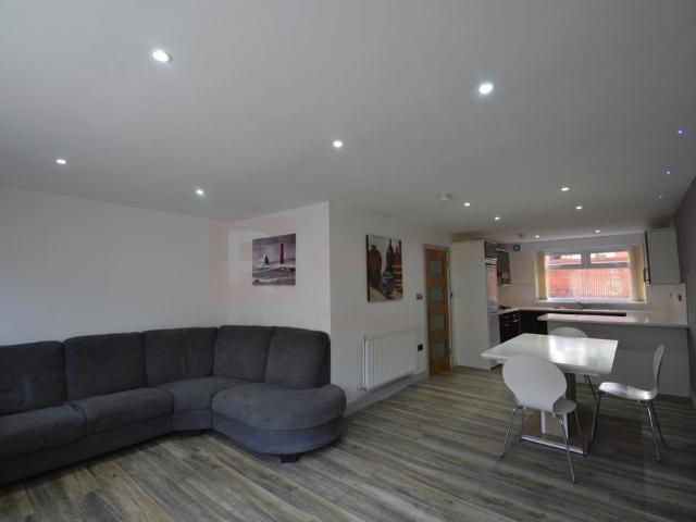 Woodsley Road, Leeds LS6 3 bed house to rent £2,275 pcm £525 pw