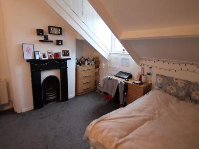 Woodsley Road, Leeds 3 bed house to rent £1,807 pcm £417 pw