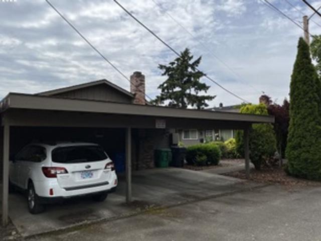 Woodstock 6 Plex 2 Bedroom Apartment for Rent at 6719 Se Woodstock Blvd, Portland, OR 97206 Mt. Scott Arleta