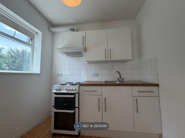 Woodstock Avenue, London NW11, Studio to rent, £1,150 pcm | PrimeLocation