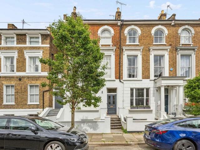 Woodstock Grove, London W12 1 bed flat to rent £2,000 pcm £462 pw