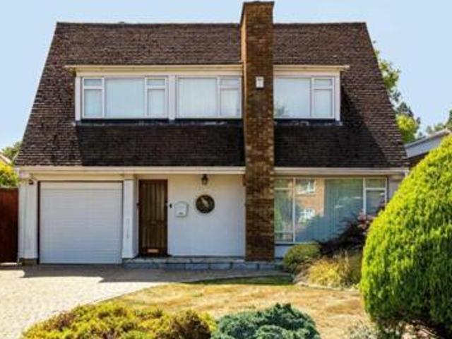 Woodstock Drive, Ickenham, 3 Bedroom Detached