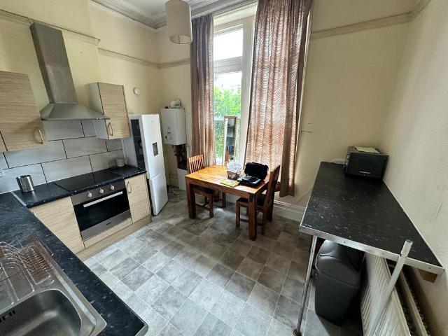 Woodstock Road, Bristol BS6 4 bed flat to rent £2,760 pcm £637 pw