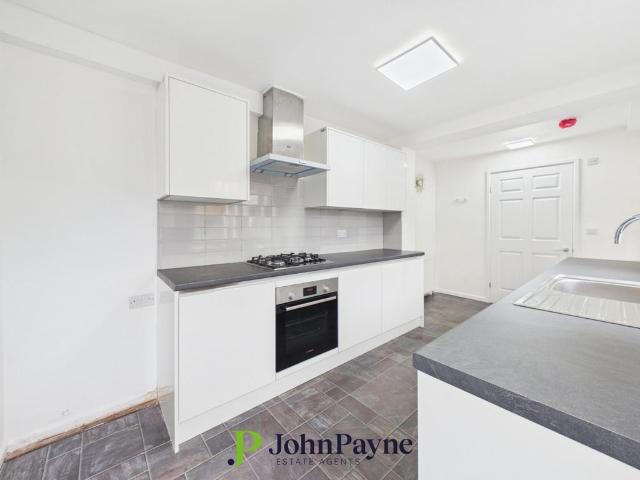 Woodstock Road, Cheylesmore. 3 bed semi detached house to rent £1,395 pcm £322 pw