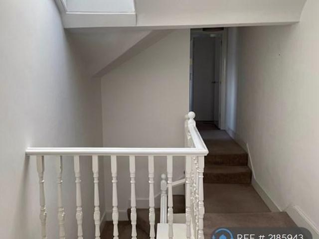 Woodstock Road, Croydon, CR0 2 bed flat to rent £1,750 pcm £404 pw