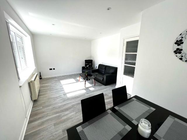 Woodstock Road, East Croydon CR0, 1 bed flat to rent, £1,300 pcm | PrimeLocation