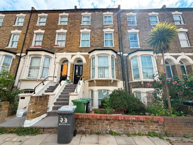 Woodstock Road, London N4, 2 bed maisonette to rent, £2,700 pcm | PrimeLocation