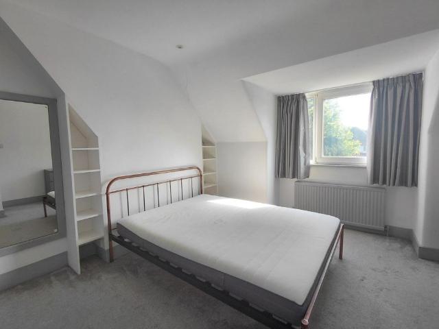 Woodstock Road, London, NW11