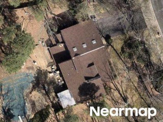 Woodstone Dr
