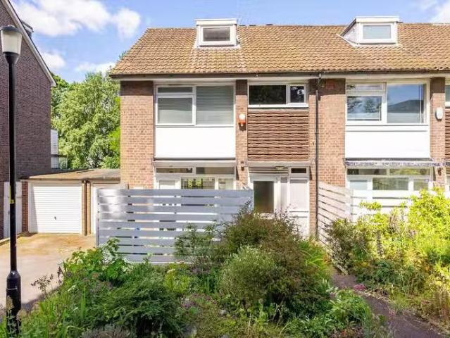 Woodsyre, Sydenham Hill, London, SE26 4 bed end of terrace hou.