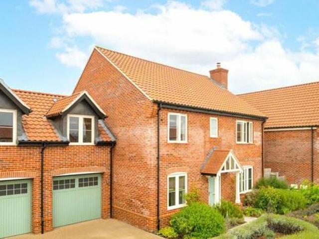 Woodpecker Avenue, Holt, 5 Bedroom Detached
