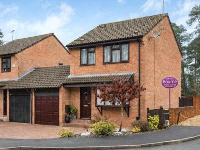 Woodpecker Close, Bordon, 3 Bedroom Link
