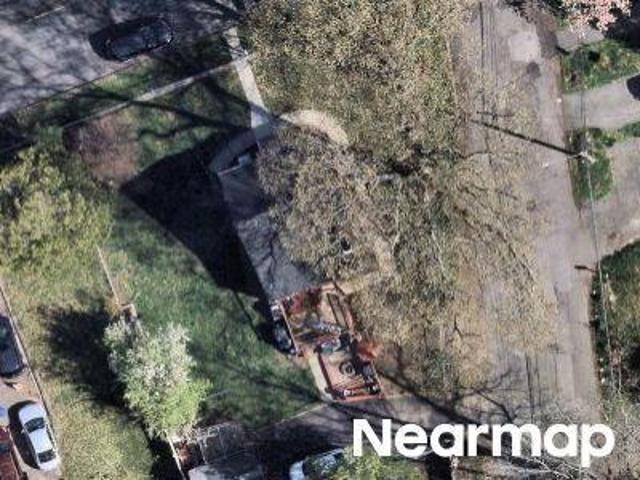 Woodrow Ave