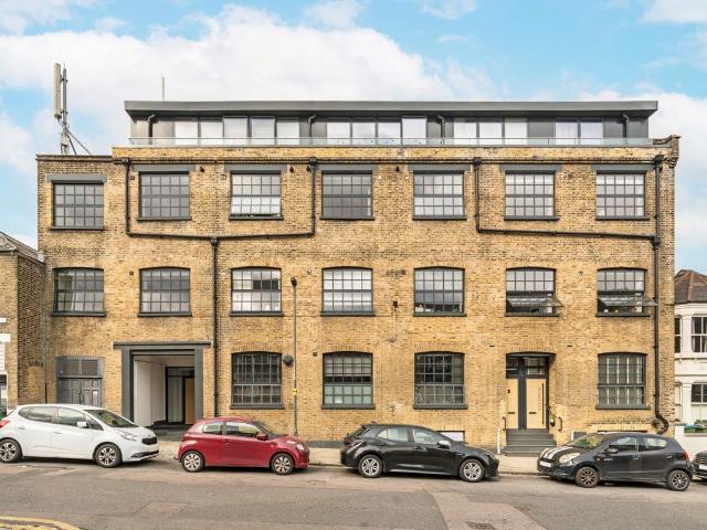 Woodrow, Charlton SE18, 1 bed flat to rent, £1,600 pcm | PrimeLocation