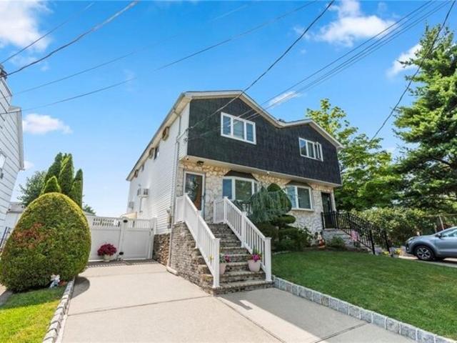 Woodrow Rd, Staten Island, Home For Sale