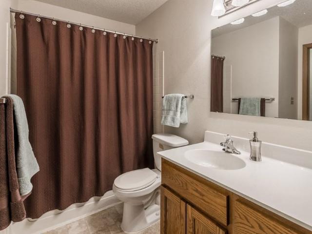 Woodridge 2 Bedroom Apartment for Rent at 3255 Coachman Rd, Eagan, MN 55121