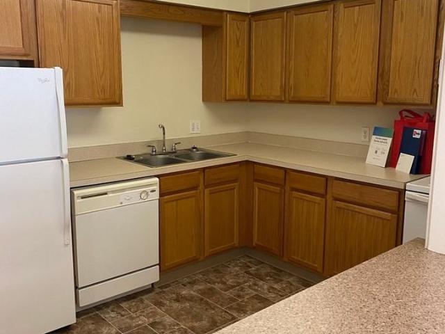 Woodridge Apartments 1 Bedroom Apartment for Rent at 5806 S 141st Plz, Omaha, NE 68137