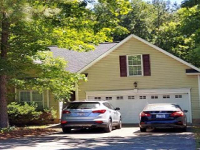 Woodridge Dr