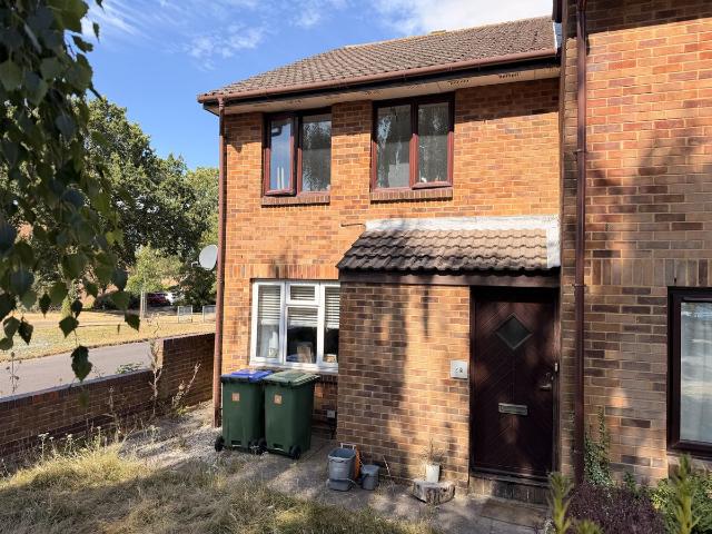 Woodrush Crescent, Locks Heath SO31, 2 bed flat to rent, £1,100 pcm | PrimeLocation