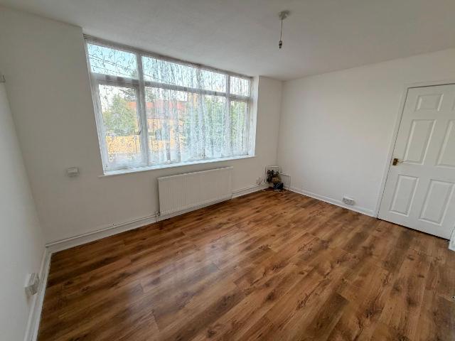 Woodway Lane, Coventry CV2, 3 bed flat to rent, £800 pcm | PrimeLocation