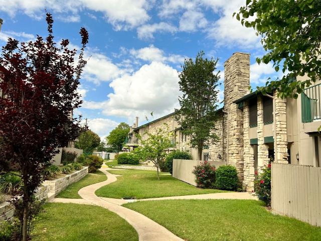 Woodwillow Townhomes 2 Bedroom Apartment for Rent at 3601 Willow Springs Rd, Austin, TX 78704 St. Edwards