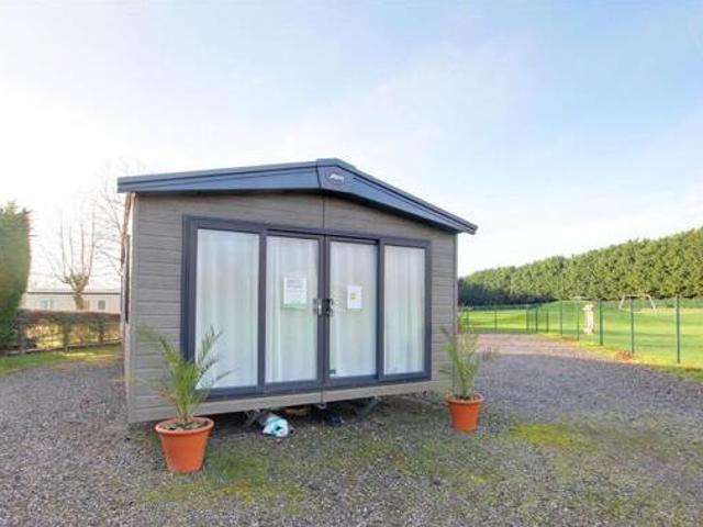 Woodthorpe Leisure Park, Woodthorpe, 2 Bedroom Chalet