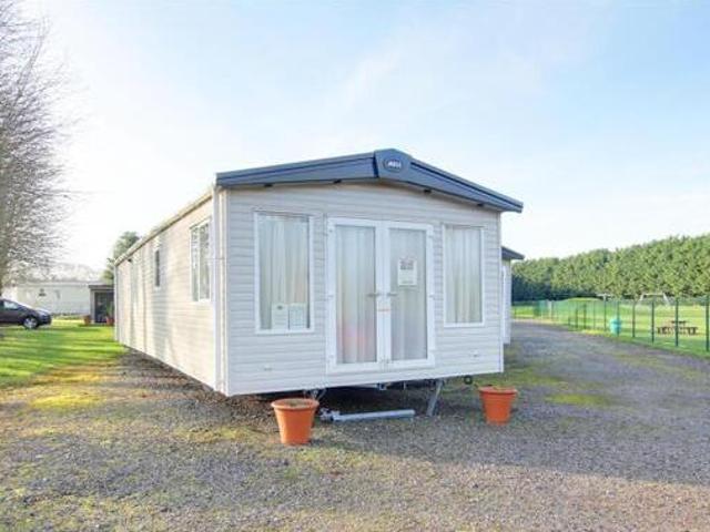 Woodthorpe Leisure Park, Woodthorpe, 2 Bedroom Chalet