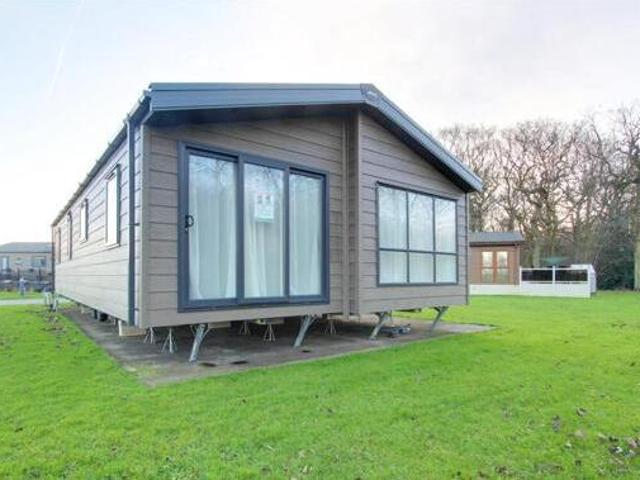 Woodthorpe Leisure Park, Woodthorpe, 2 Bedroom Property