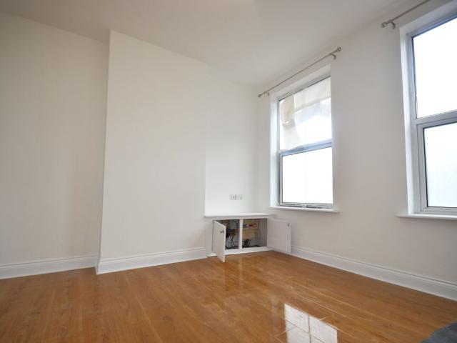 Woodthorpe Road, Ashford TW15, 2 bed flat to rent, £1,695 pcm | PrimeLocation