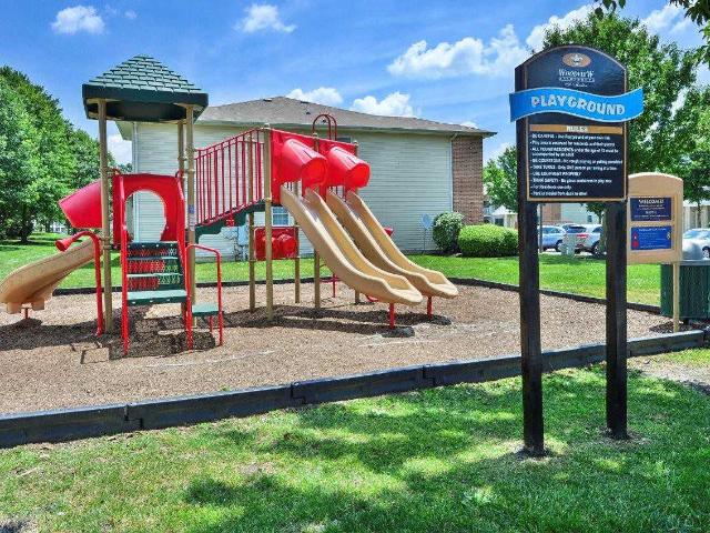 Woodview at Marlton Apartment Homes 2 Bedroom Apartment for Rent at 175 Daphne Dr, Marlton, NJ 08053