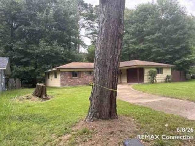 Woodview Dr