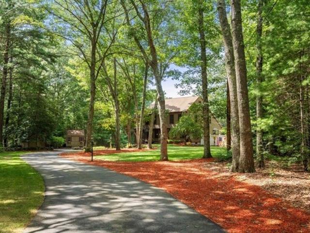 Woodview Dr, Lakeville, Home For Sale