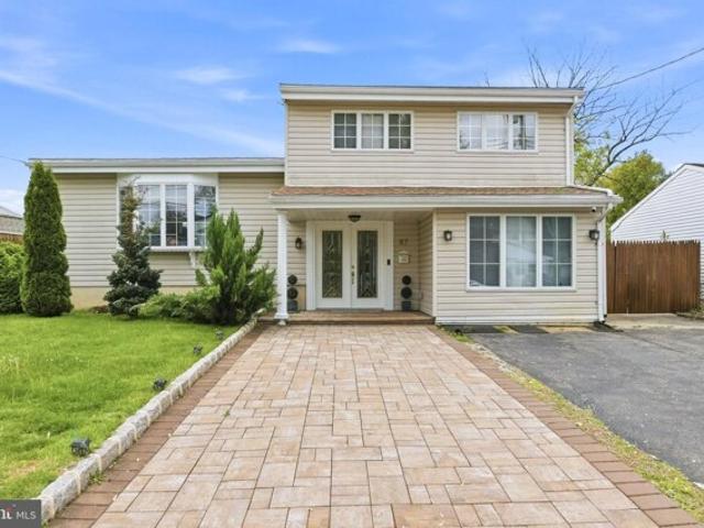 Woodview Dr, Old Bridge, Home For Sale
