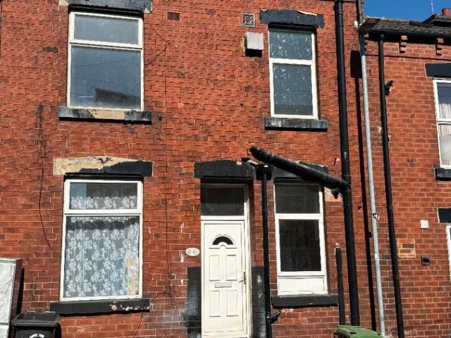 Woodview Mount, Leeds LS11, 2 bed terraced house to rent, £800 pcm | PrimeLocation