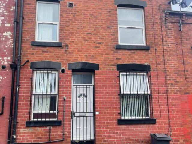 Woodview Mount, Leeds LS11, 2 bed terraced house to rent, £950 pcm | PrimeLocation