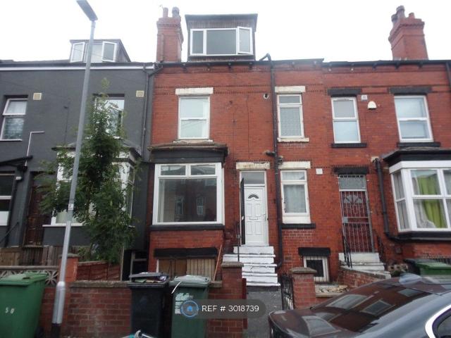 Woodview Road, Leeds LS11, 2 bed terraced house to rent, £850 pcm | PrimeLocation