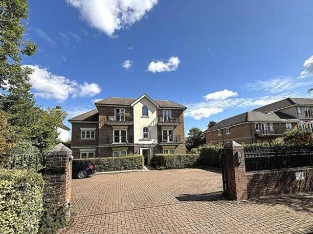 Woodview, South Hill Road, 2 Bedroom Flat
