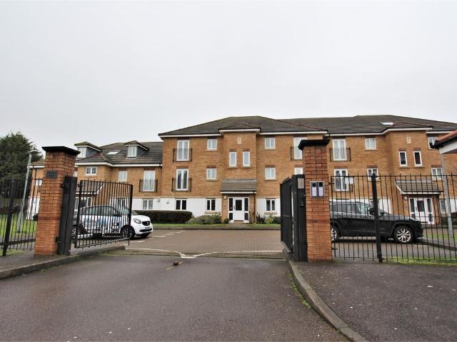 Woodville Court, Stafford Close, Oakwood N14, 2 bed flat to rent, £1,950 pcm | PrimeLocation