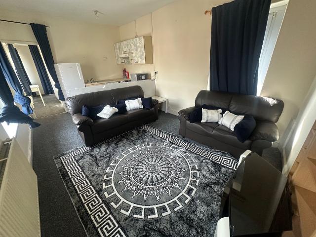 Woodville Court, Woodville Road, Cathays, Cardiff CF24, 1 bed flat to rent, £935 pcm | PrimeLocation