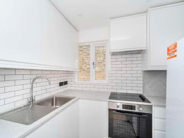 Woodville Gardens, London, W5