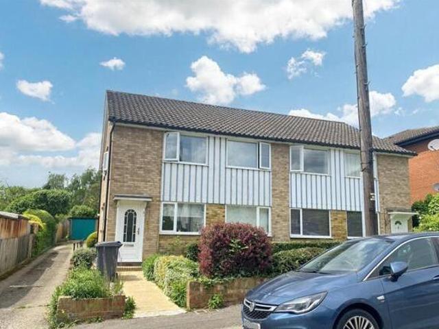 Woodville Road, Barnet, 2 Bedroom Maisonette