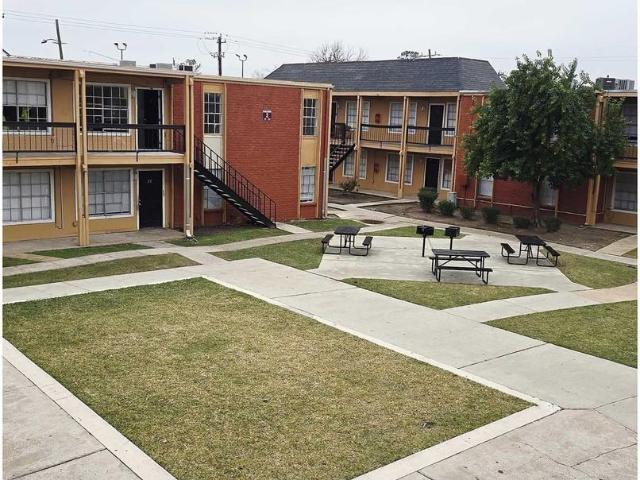 Woodvine 1 Bedroom Apartment for Rent at 7550 Long Point Rd, Houston, TX 77055 Spring Branch East
